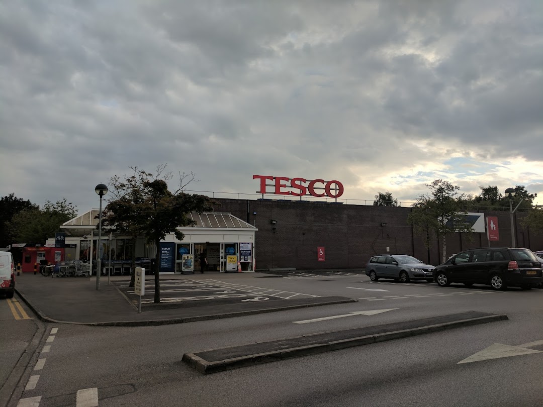 Tesco Selby - Selby & District Banco de alimentos - Give Food